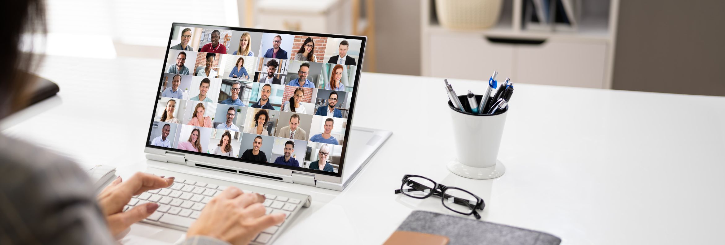 Remote Work Etiquette: Do's and Don'ts for Virtual Meetings - Cápita Works